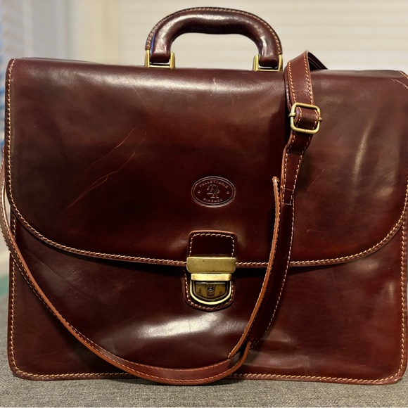 Pelletterie 2F | Bags | Pelletterie 2f Brown Briefcase With Smooth Leather And Brass Clasp ...
